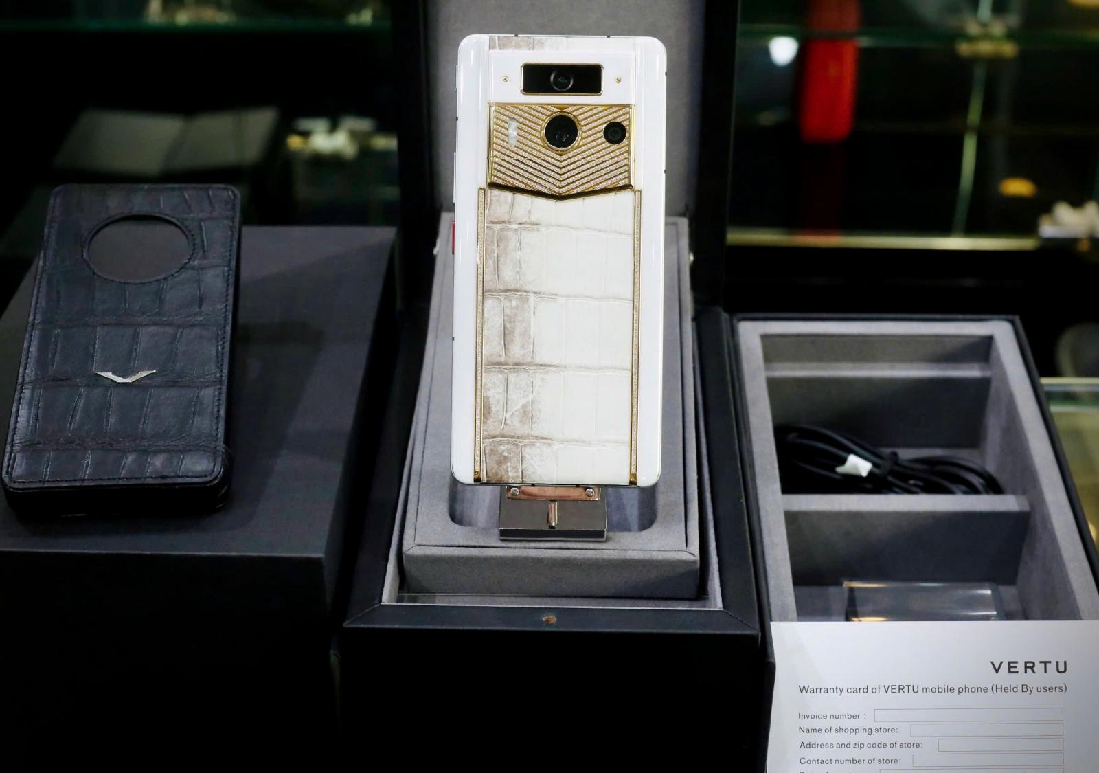 METAVERTU 2 GOLD DIAMOND HIMALAYA ALLIGATOR LƯỚT 2025