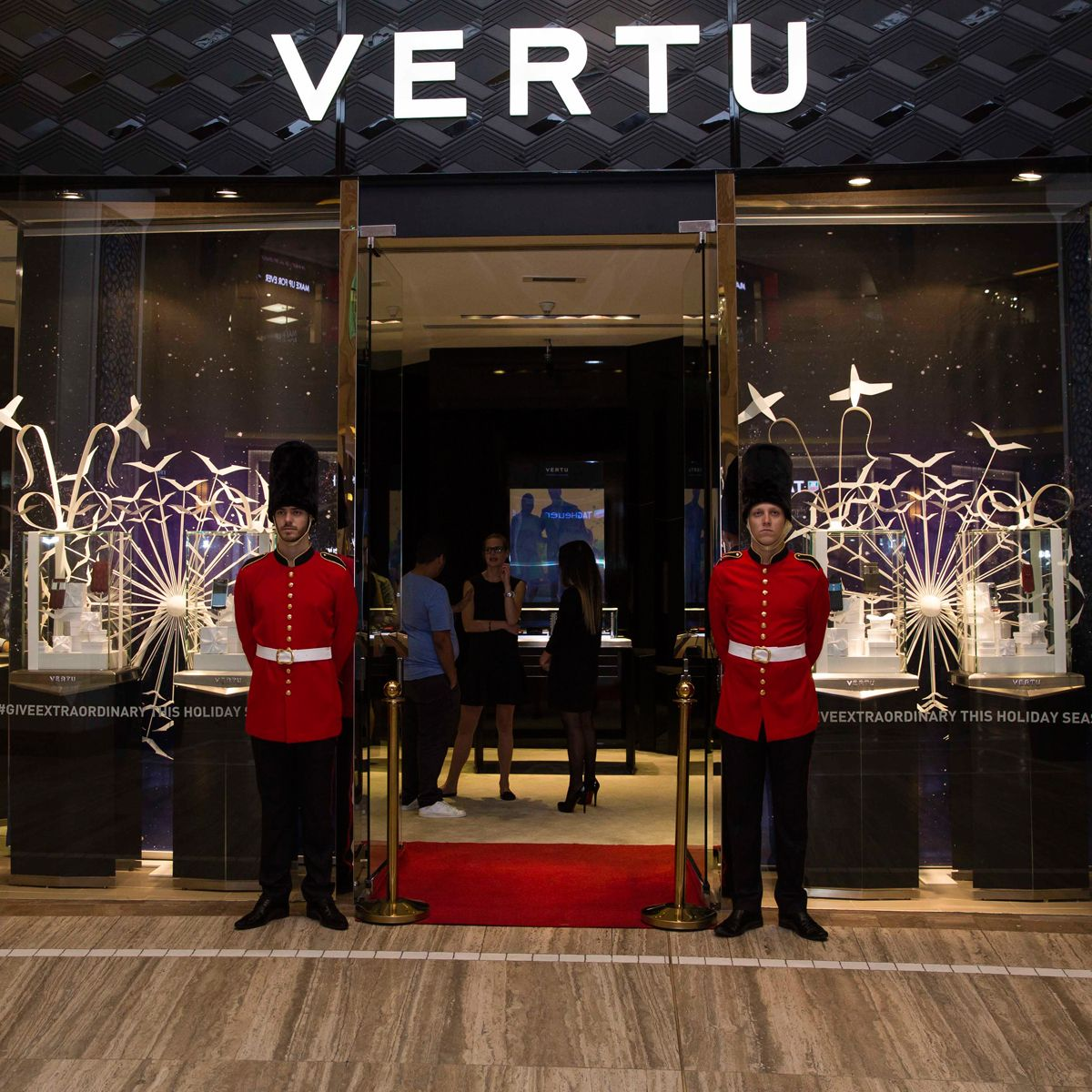 VERTU VÀ GIỚI THƯỢNG LƯU, CÂU CHUYỆN VỀ SỰ ĐẲNG CẤP VÀ PHONG CÁCH NGƯỜI ...